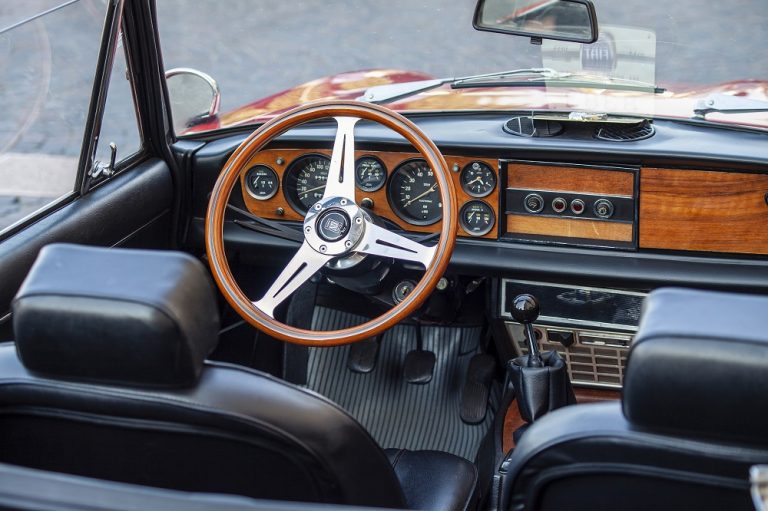 Best Hidden Car Stereo for Classic Cars? Top Reviews