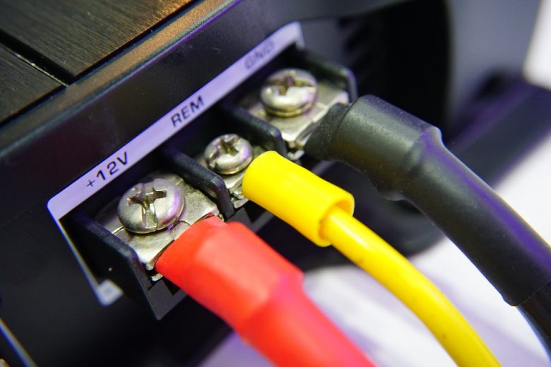 7 Simple Steps To Connect RCA Cables To Car Speakers - Howstereo