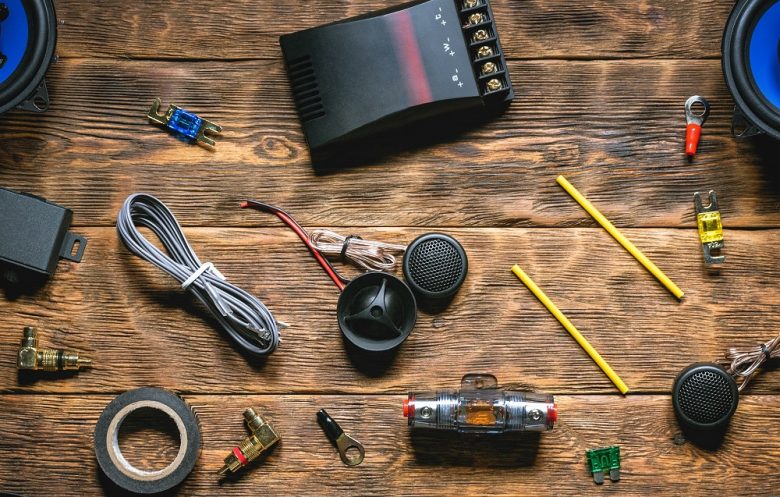 11 Pros & Cons of Buying Reconditioned Car Stereo